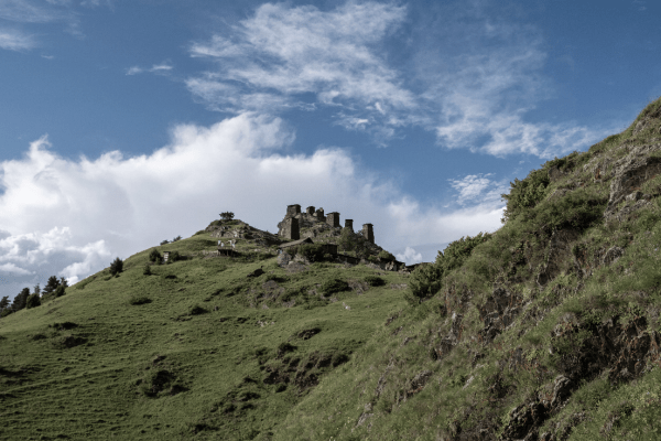Tusheti | The Architecture of the Mountain Villages – Geographien ...