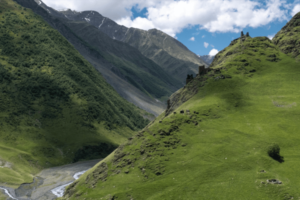 Tusheti | The Architecture of the Mountain Villages – Geographien ...