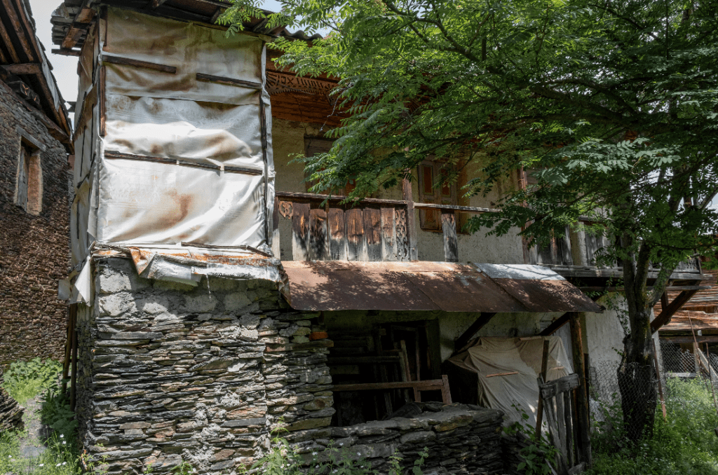 Tusheti | The Architecture of the Mountain Villages – Geographien ...